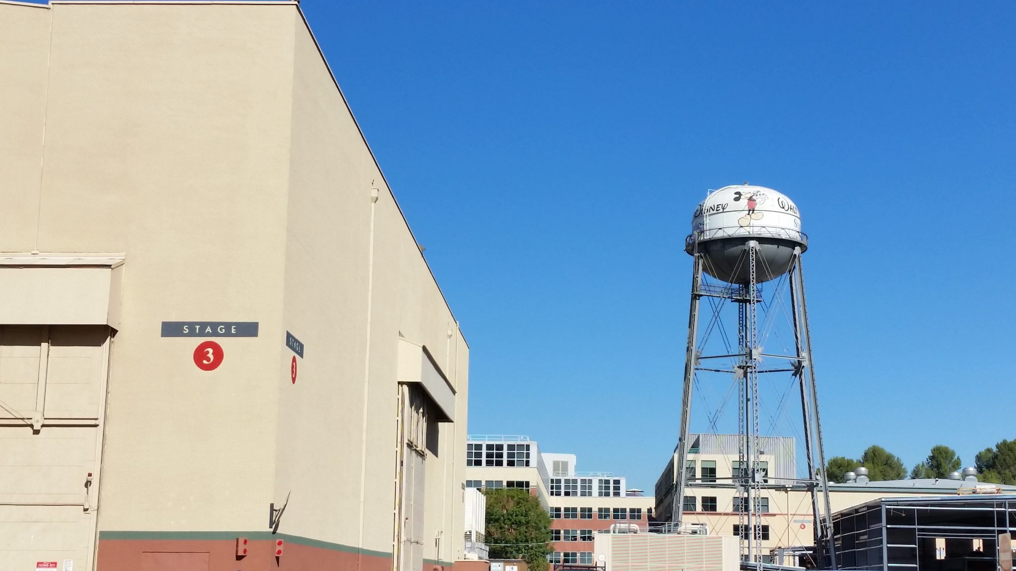 Behind the scenes at ABC's black-ish - pictures of the Blackish House!