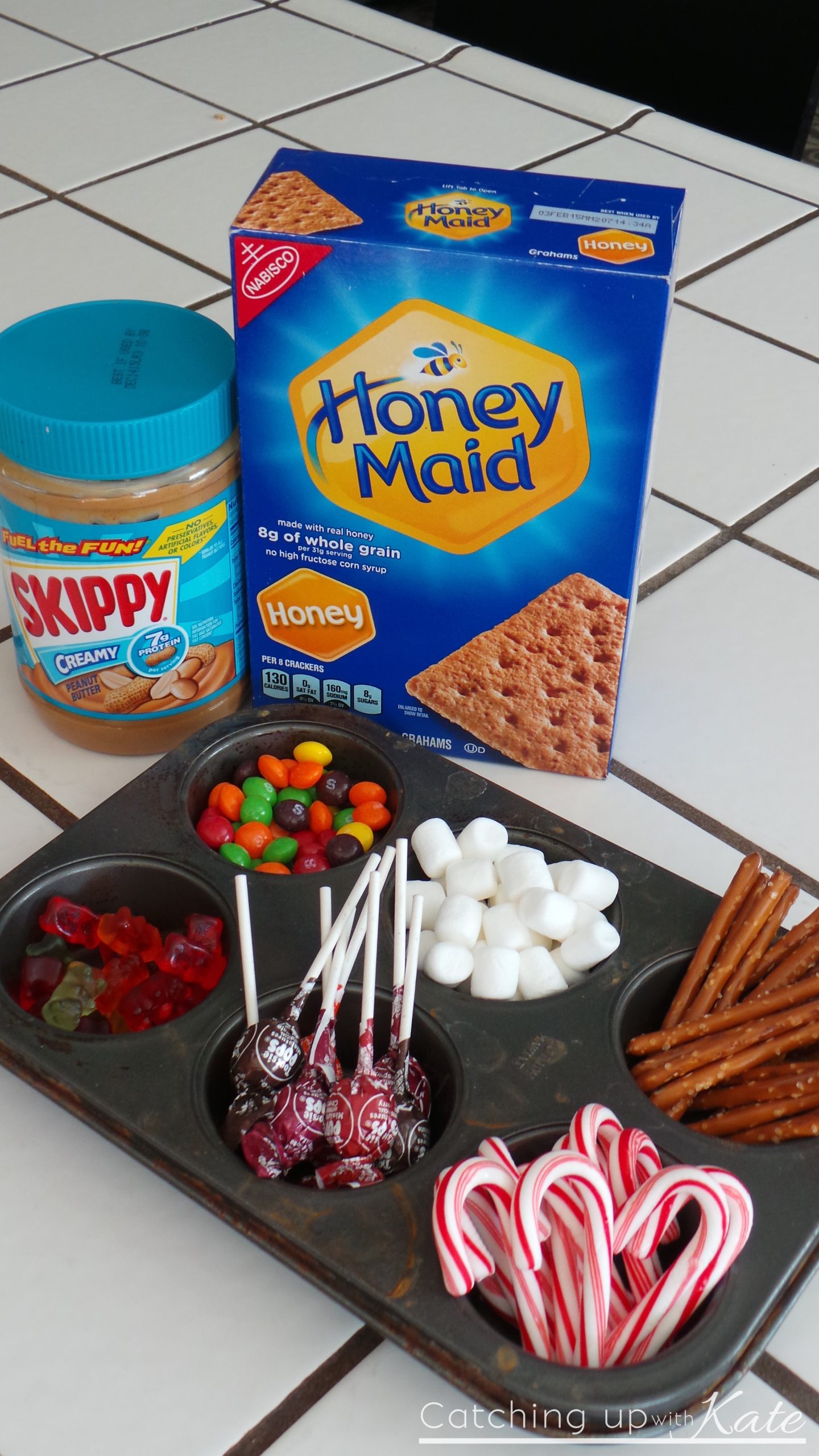 Easy Peanut Butter Cheesecake recipe and DIY Graham Cracker Houses!