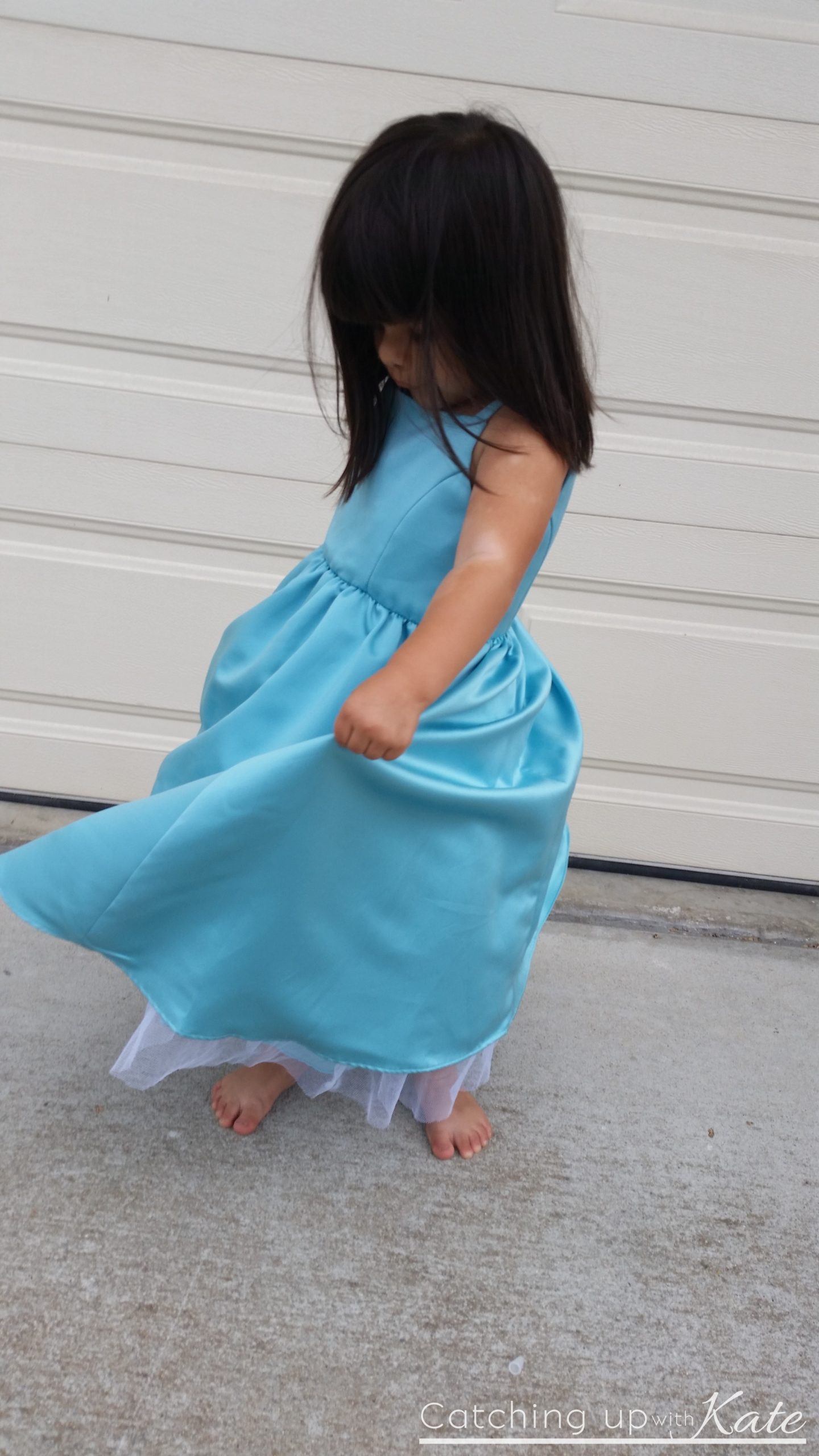 DIY Cinderella Dress - DIY CInderella Costume - No Sew Cinderella dress