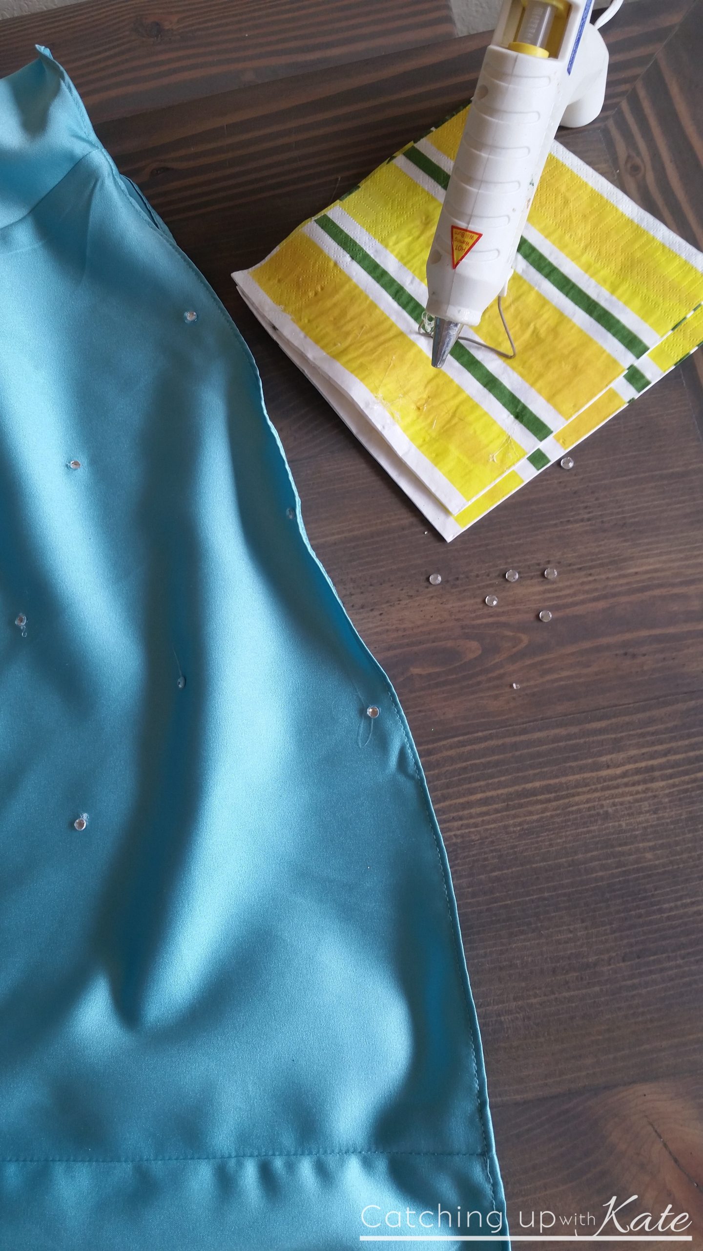 DIY Cinderella Dress - DIY CInderella Costume - No Sew Cinderella dress