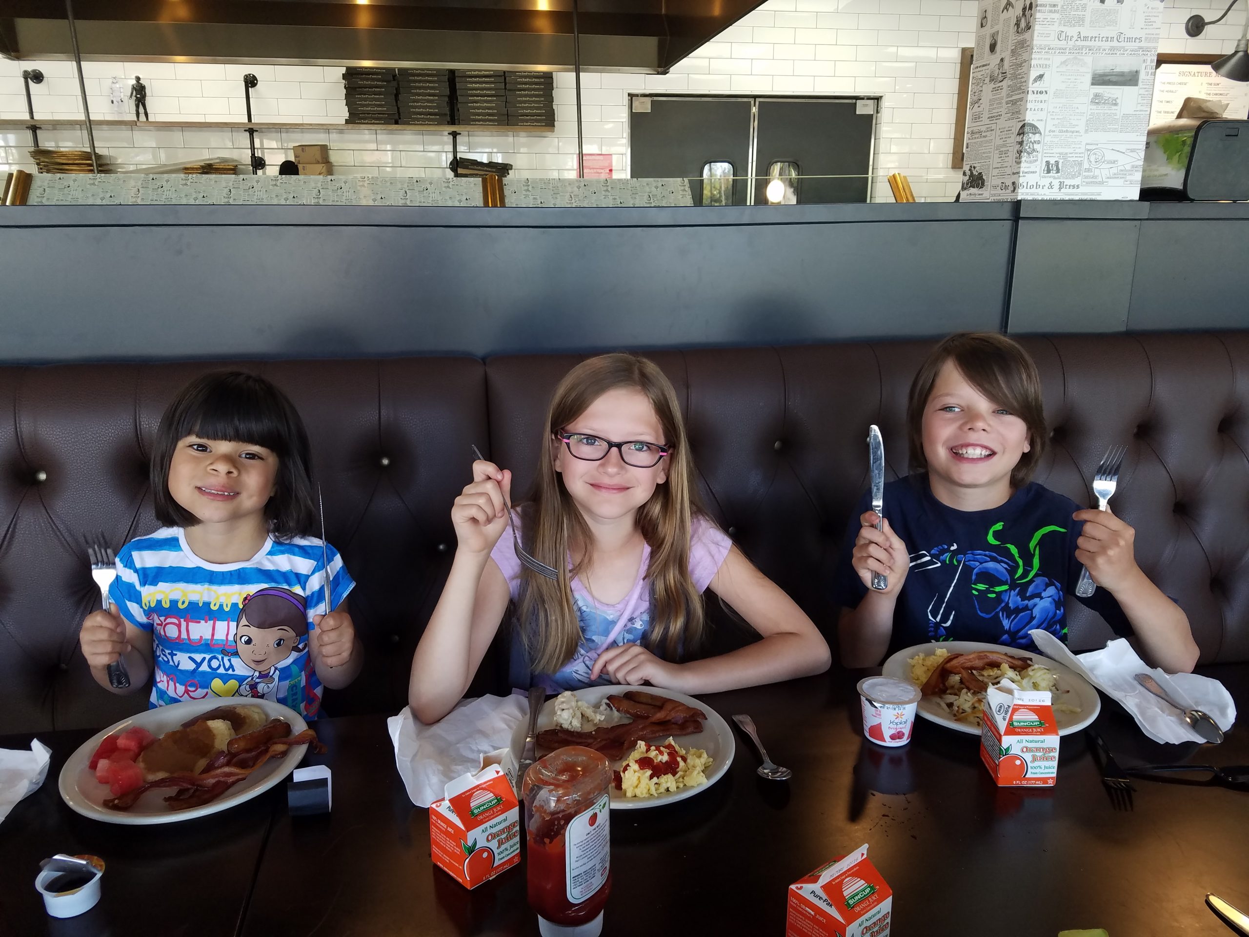Review of The Anaheim Hotel - just across from Disneyland!