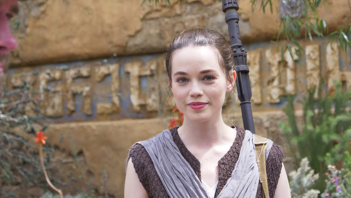 Best Photo Spots in Star Wars : Galaxy's Edge at Disneyland